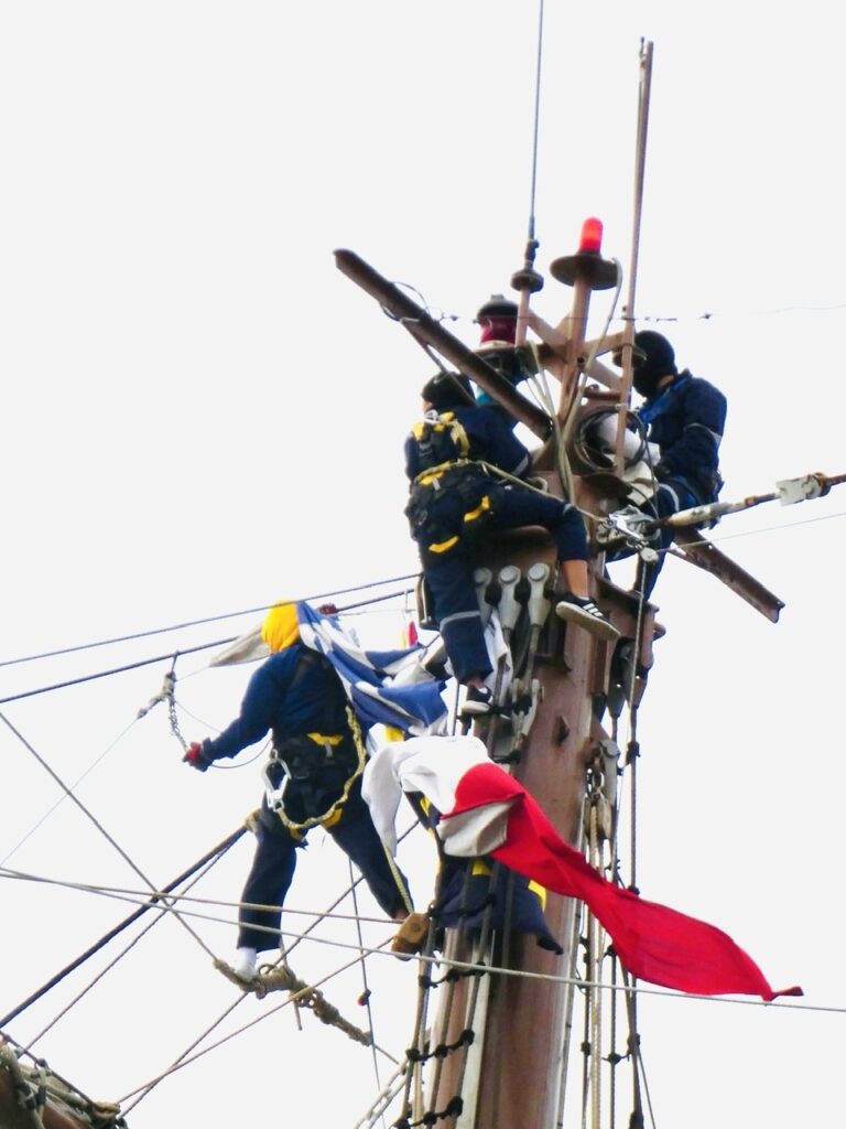 Peruvian Sailors Delight Liverpudlians from Rigging of Tall Ship ...